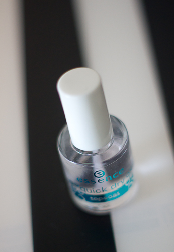 Le Quick Dry d'Essence qui ... ne sèche pas vite. - Blood is the new Black