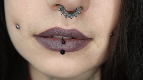 Deep Rooted : le rouge à lèvres mauve de Mac | Blood is the new Black